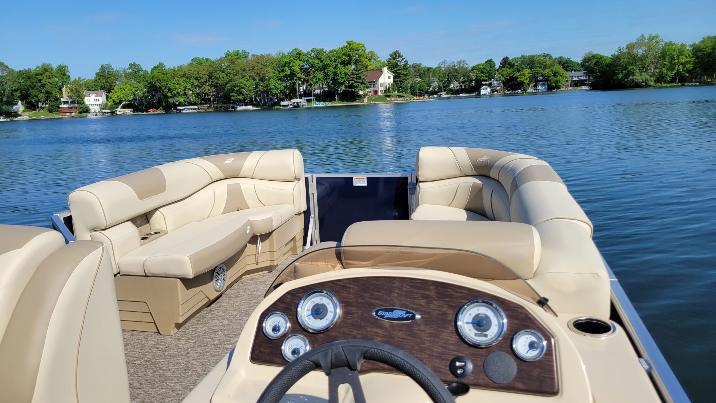 Golden Boat Rentals | Pontoon Boat Rental in Okauchee Lake, WI