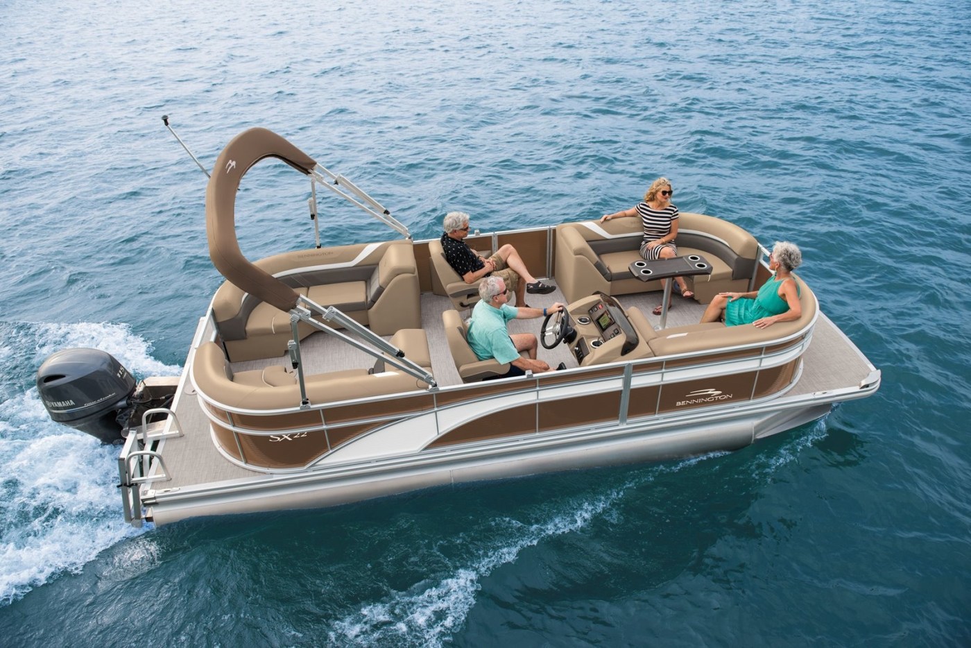 Pontoon Rentals Okauchee Lake, WI | Golden Boat Rentals